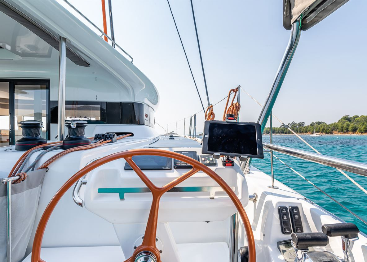 Helm Station Visibility Test