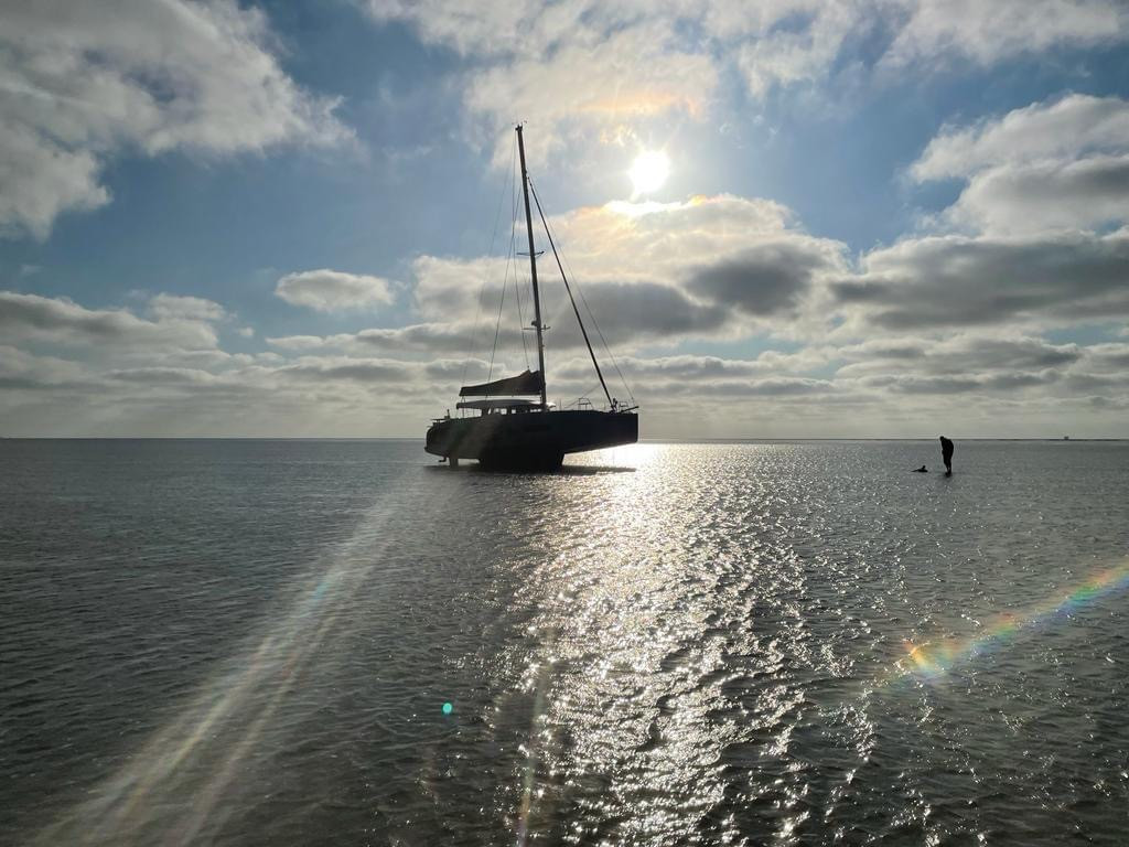 BEACHING YOUR CATAMARAN